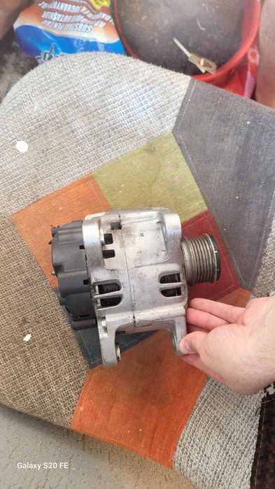 Alternator VALEO Clio 4 , 1,5 diesel 90 cp Bragadiru • OLX.ro