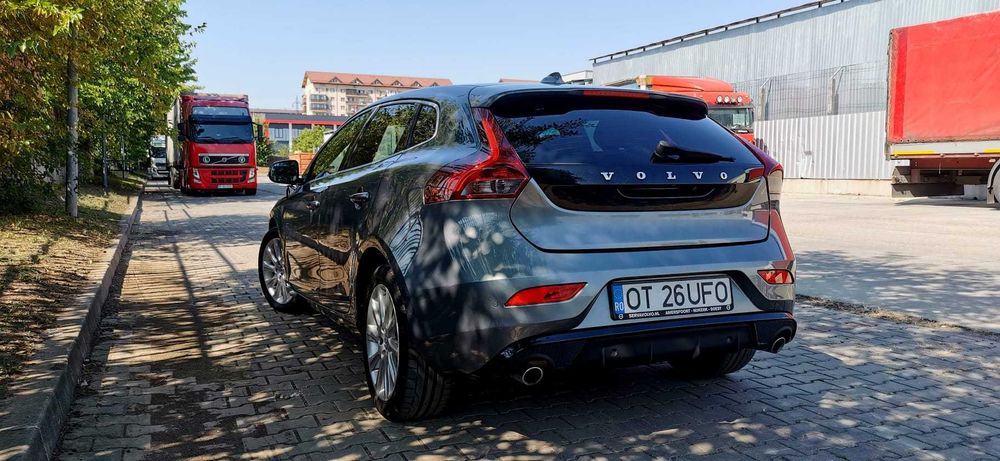 Vand Volvo v40 D4 2014 Bucuresti Sectorul 6 • OLX.ro