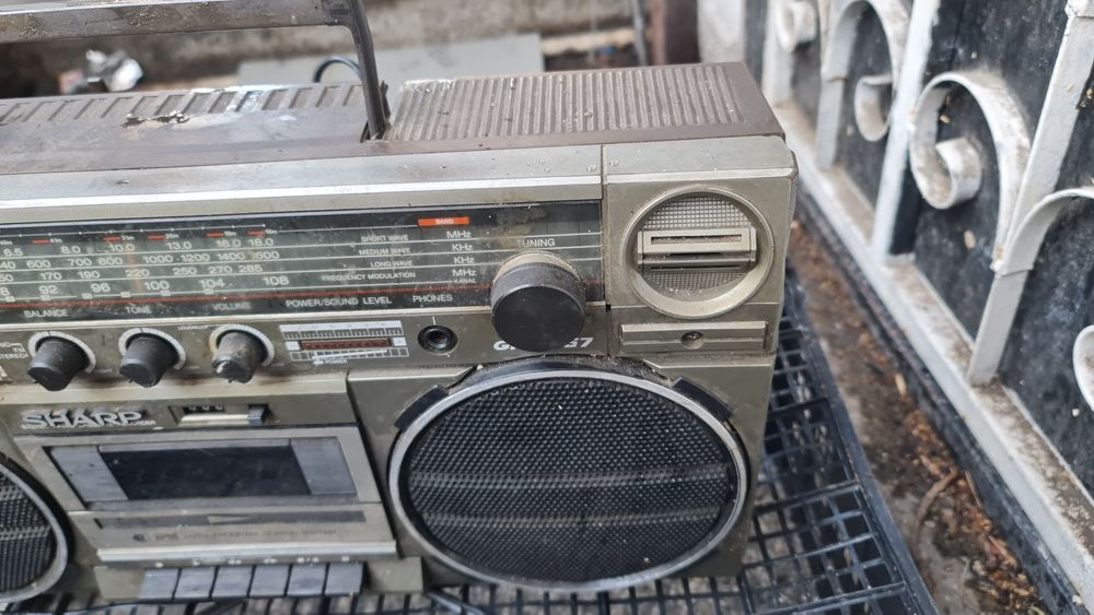 Ретро касетофон Sharp GF-5757hb гр. Велико Търново Център • OLX.bg