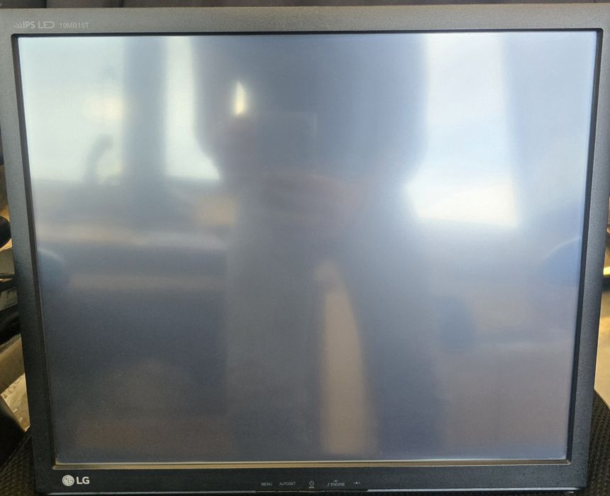 Монитор LG 19" Touch Screen гр. София в.з. Врана - Лозен • OLX.bg