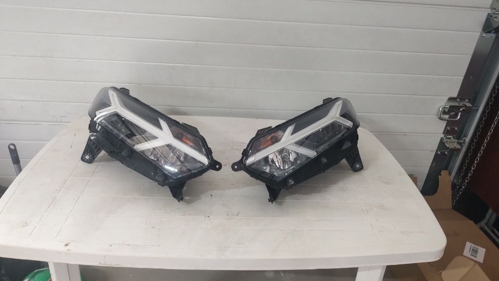 Far dreapta și stânga Sandero 3, Logan 3, jogger 2023,2024,2025 Bascov • OLX.ro