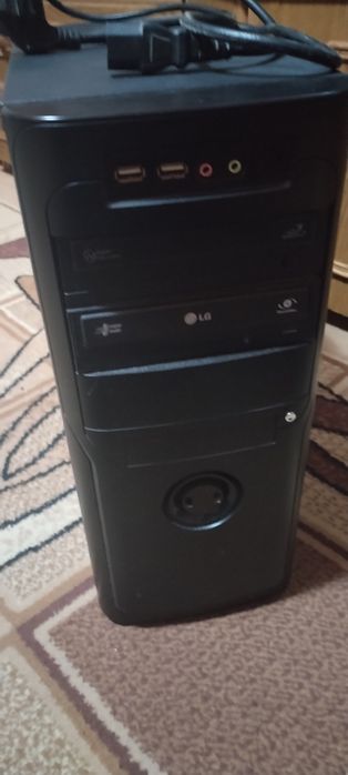 Vand pc vechi (bun pentru copiii care sunt la inceput) Targoviste • OLX.ro