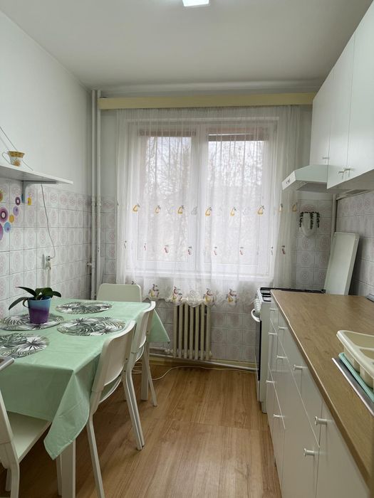 Proprietar închiriez apartament 3 camere cartier Pajura Bucuresti ...