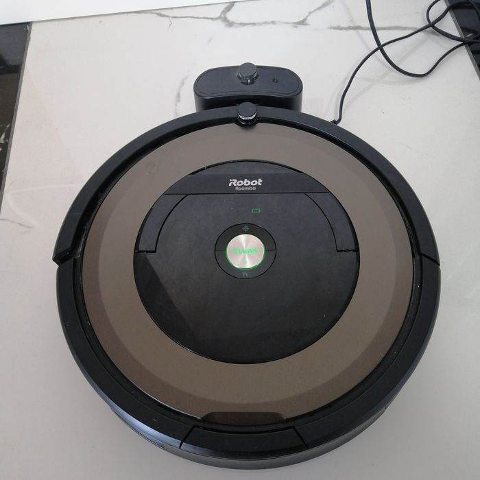 Aspirator IRobot Roomba 896 Roman • OLX.ro
