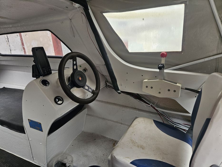 Vand Barca crescent cabinata Giurgiu • OLX.ro