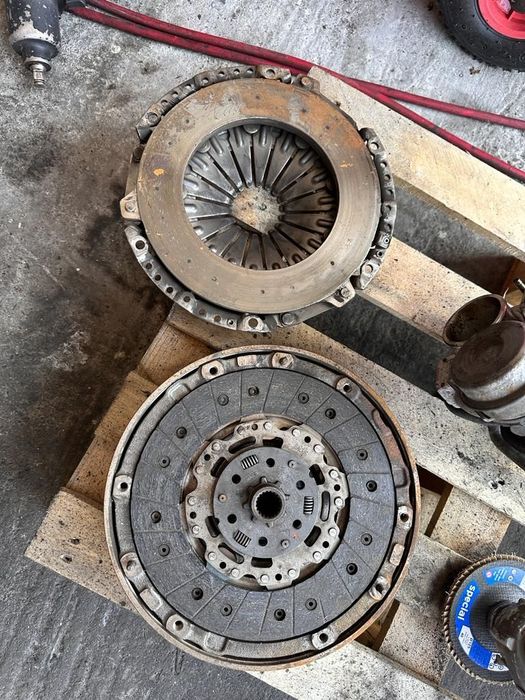 Kit ambreaj Volvo V40 S40 V50 AV61-7550-C1B Baia • OLX.ro