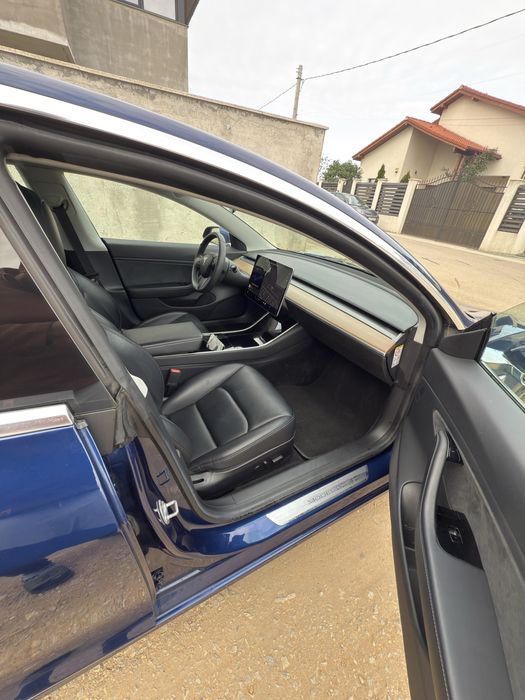 Tesla Model 3 STR+ Craiova • OLX.ro