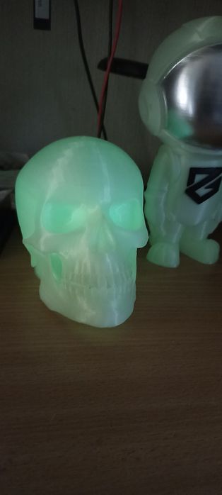 Светещ в тъмното череп гр Раднево • Olx Bg