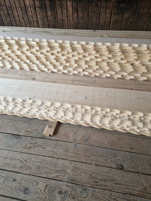 Pazie decorativă din lemn pentru strasina Targoviste • OLX.ro