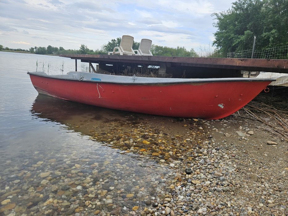 Barca cu vâsle în stare foarte buna Baia Mare • OLX.ro