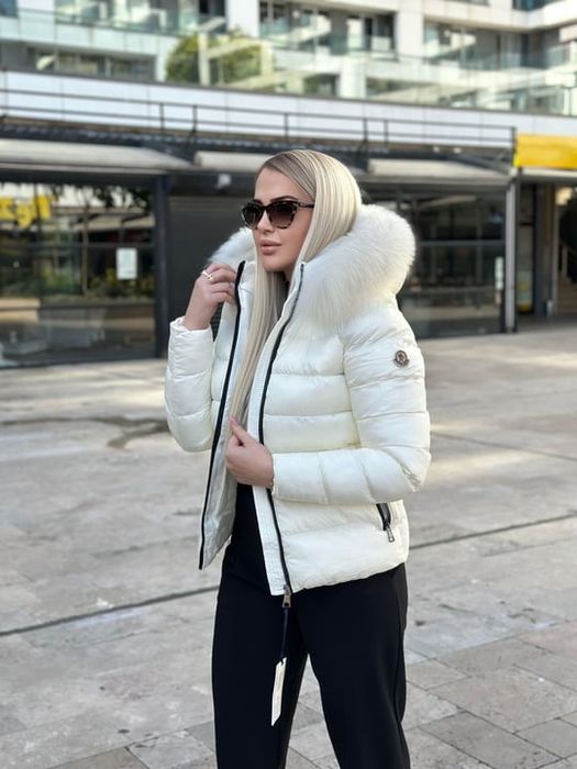 Geci damă Moncler Mesesenii de Sus • OLX.ro