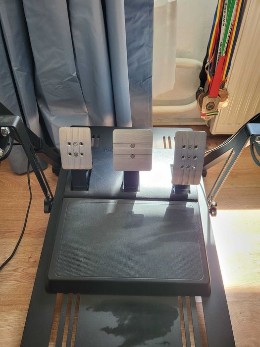 Volan Thrustmaster T300 RS GT + suport + schimbator + frana de mana ...