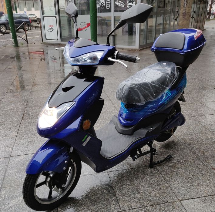 Scuter Electric 900W Ztech ZT 27-C Viteza 25 Km/h, 2 Locuri auto. 50Km Focsani • OLX.ro