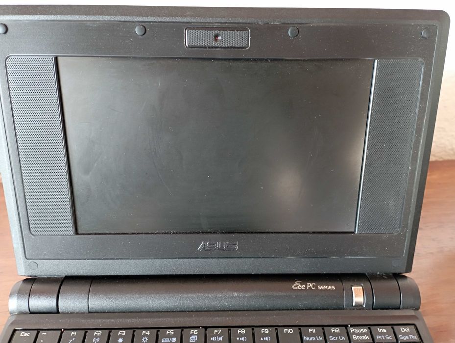 Asus Eee PC 701 4G (RM miniBook) в много добро състояние гр. Смолян Нов ...