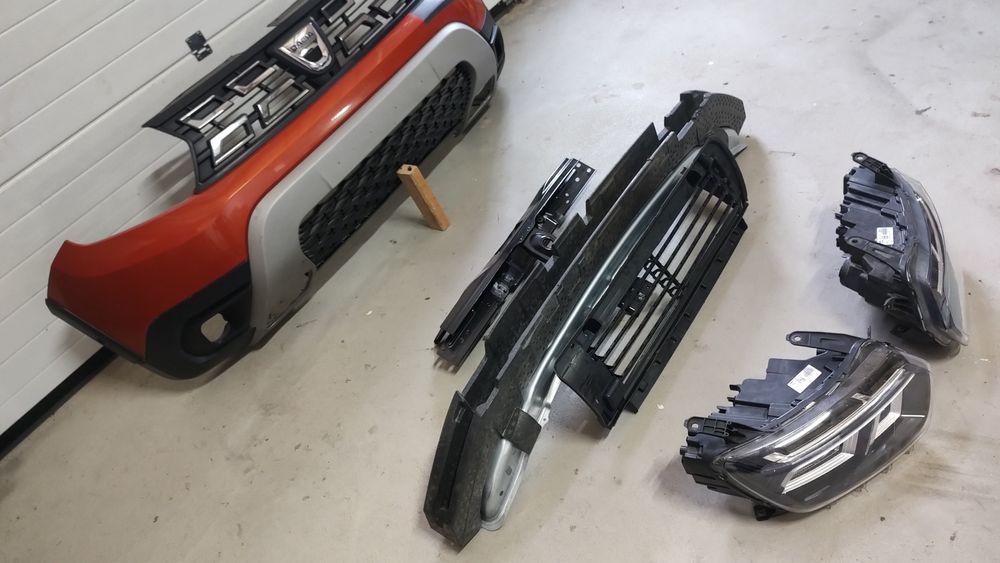 Bara față, faruri , volet , trager , traversa Dacia Duster 2021-2022 Bascov • OLX.ro