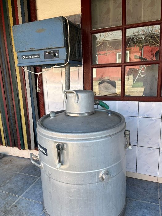 Tanc racire lapte cap. 210L+ Aparat pentru muls + 4 Vaci+ bazin inox ...