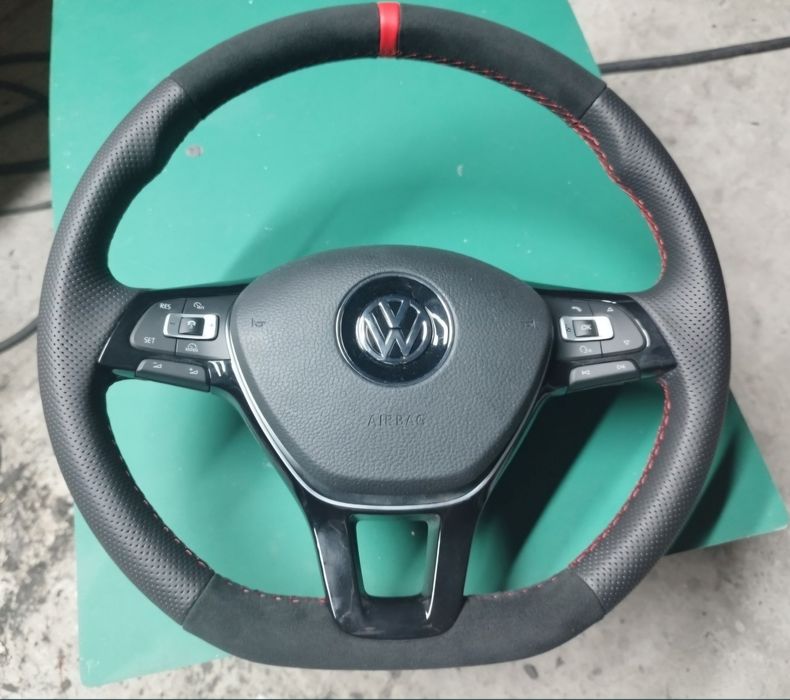 Volan Tiguan T-Rock Polo~tapițat piele perforata cu comenzi~Volan VW Constanta • OLX.ro