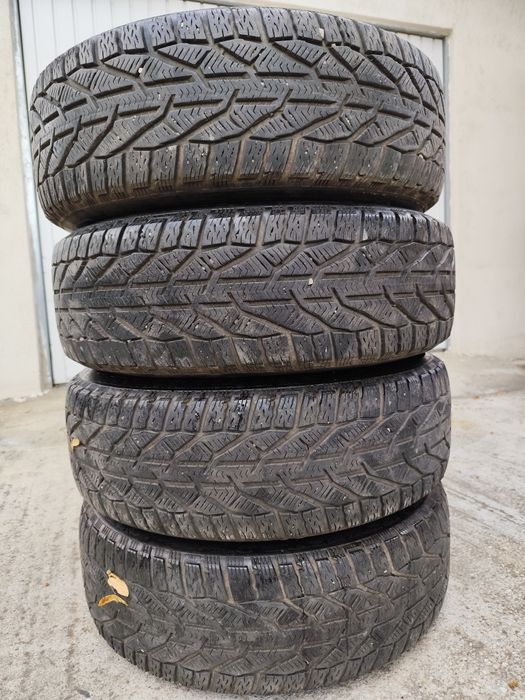 Jante Duster r16 + anvelope iarna 215 65 r16 Tigar Bragadiru • OLX.ro