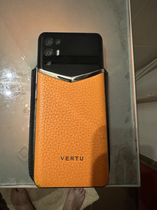 IVertu 5G + кожен калъф гр. Лом • OLX.bg