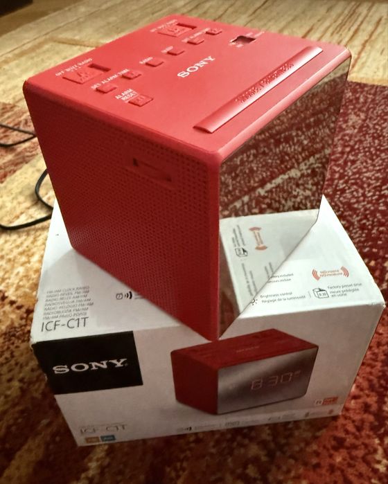 Ceas digital cu radio Sony ICF C1T Bacau • OLX.ro