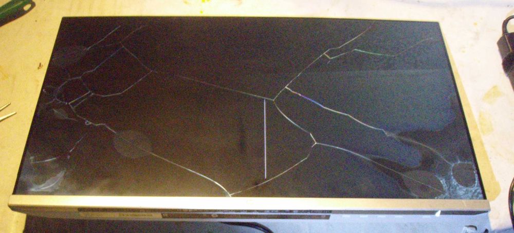 Monitor 24" HP M24FW Full HD IPS , functional cu display spart Ibrianu ...