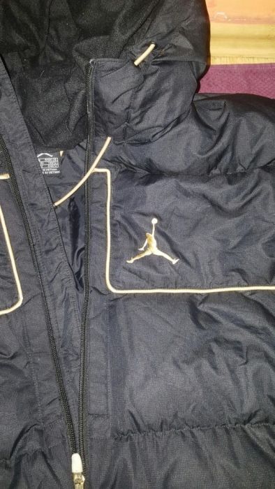 Geaca Jordan - OLX.ro