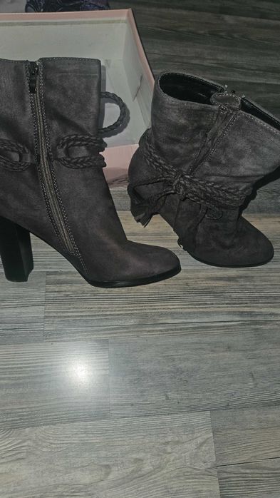 Сиви велурени боти гр. София Надежда 3 • OLX.bg