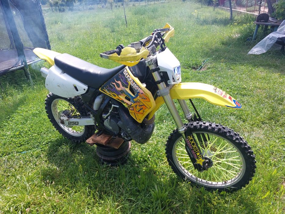 Enduro Suzuki RMX 250 2 timpi Targu-Mures • OLX.ro