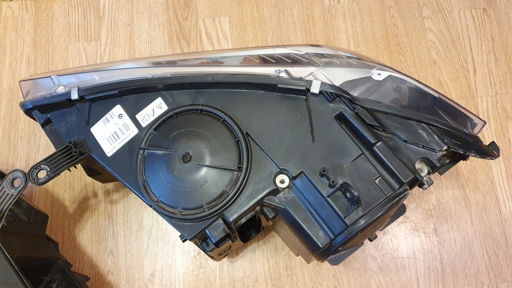 Far faruri led xenon BMW X5 F15 X6 F16 Bucuresti Sectorul 3 • OLX.ro