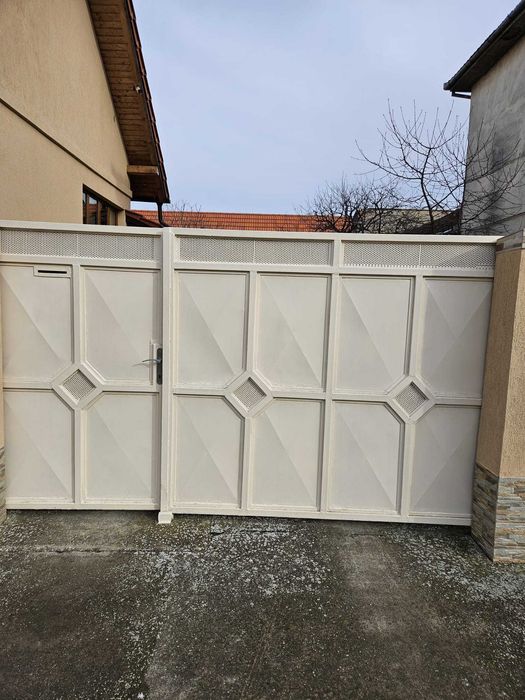 Poarta acces curte Recas • OLX.ro