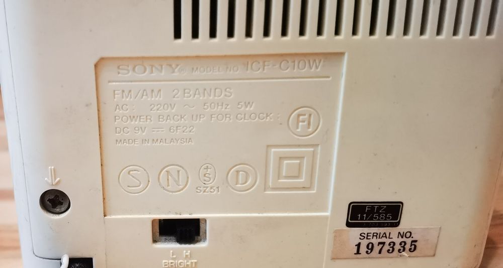 Radio cu ceas Sony Digicube ICF-C10W retro vintage de colecție anii 80 ...