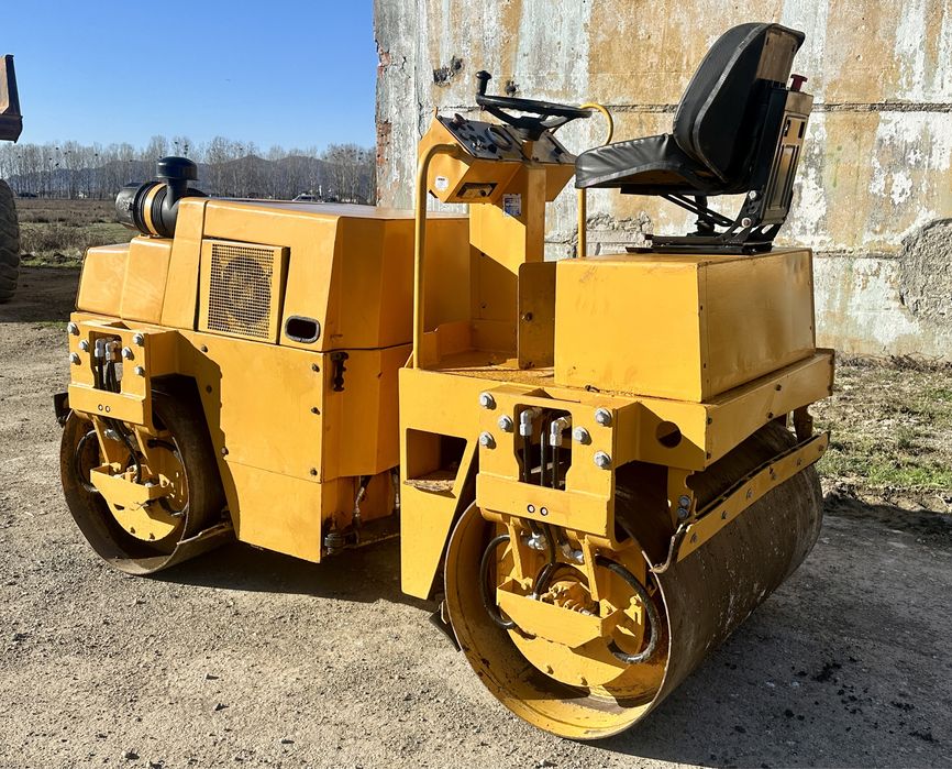 Cilindru compactor Dynapac / 2700 kg Baia Mare • OLX.ro
