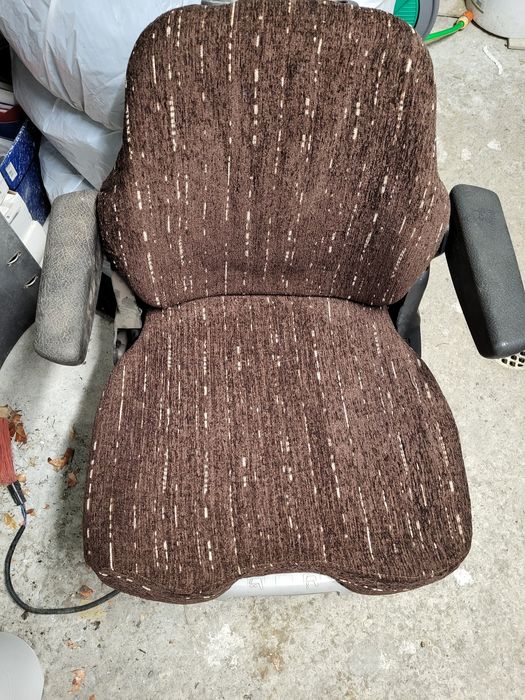 Scaun tractor Grammer perna de aer Targu-Mures • OLX.ro