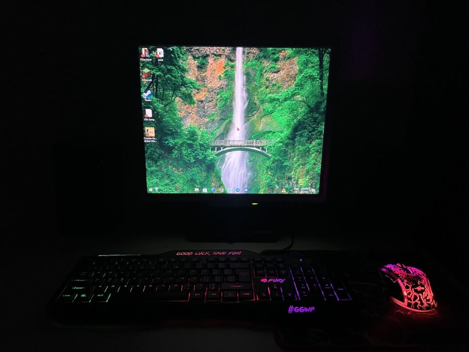 PC & Gaming Asus Spacer Petris • OLX.ro