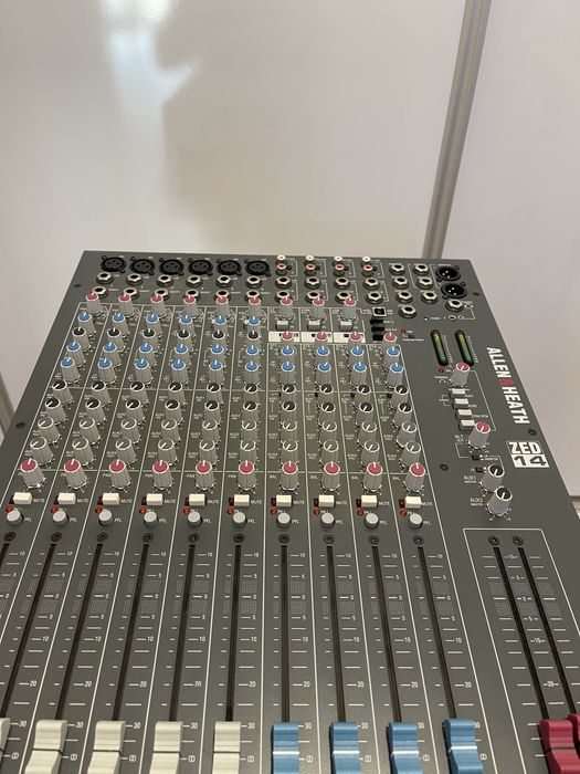 Пулт Allen&Heath ZED 14 гр. Асеновград • OLX.bg