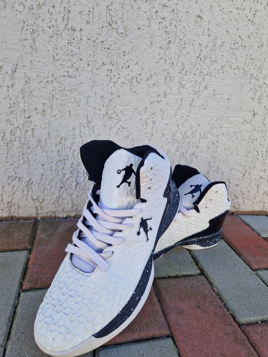 Adidasi Jordan NOI Craiova • OLX.ro