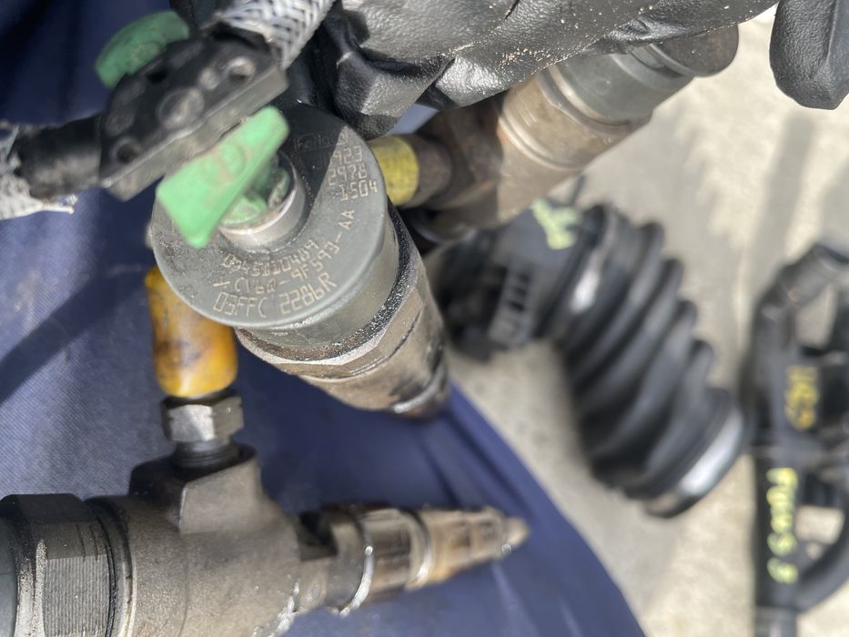 Injector / injectoare Ford focus Mondeo Mk 3 4 5 1.6 euro 5 Pitesti ...