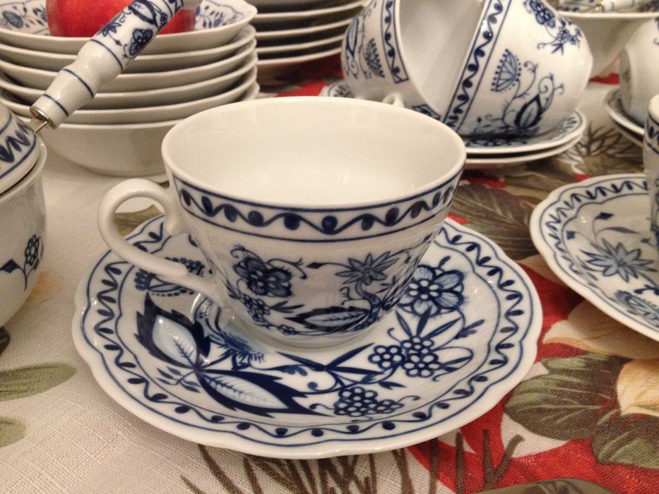 Zwiebelmuster, KAHLA, GDR Сервиз за хранене и кафе за 6 човека 44 ел. гр. София Младост 2 • OLX.bg