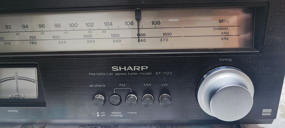 Tuner vintage Sharp Iasi • OLX.ro