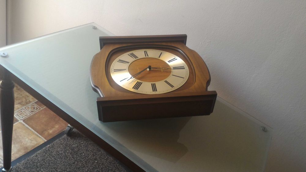 Ceas de perete radio comandat,de exterior Junghans, lemn masiv 30X30cm ...