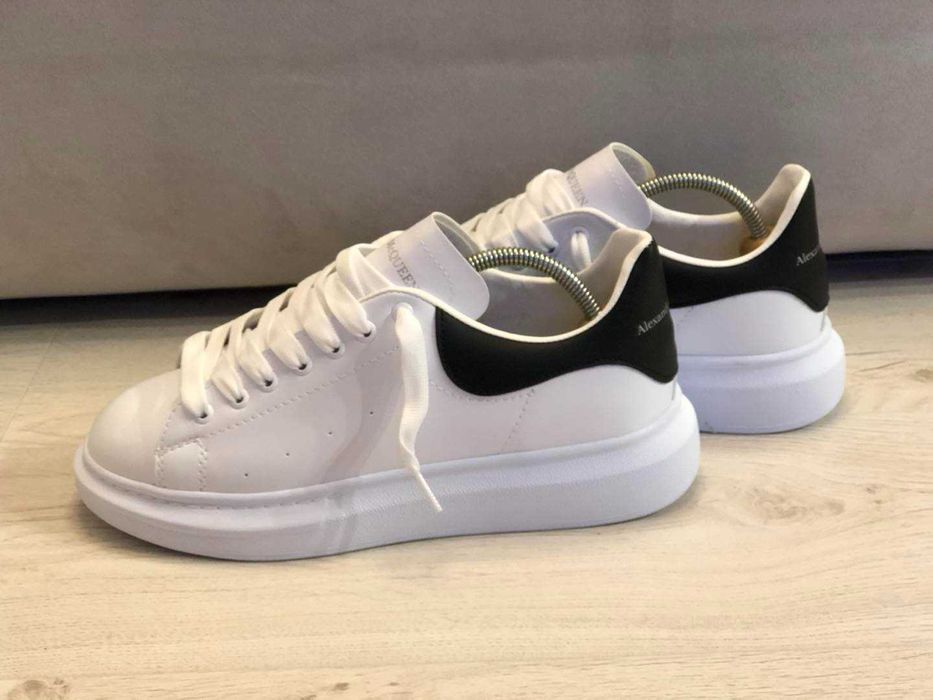 Adidasi unisex Alexander McQueen dama si barbati Craiova • OLX.ro