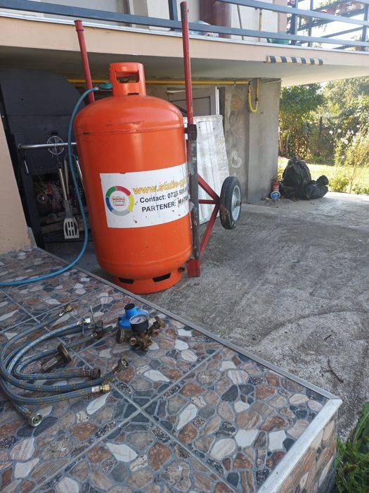 Statie/ butelie GPL 150l + carucior de manevra + anexe instalare ...