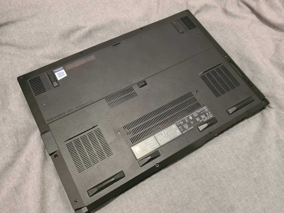 Лаптоп ASUS ROG Zephyrus G15 GA502 Ryzen 7 3750H 1660 Ti RAM 16GB гр ...