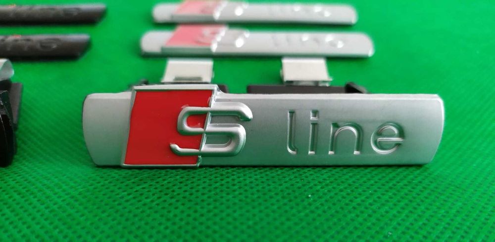 Eмлема Audi S line лого S-line RS / решетка / врати / волан сива черна ...