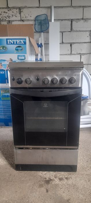 Aragaz inox îndesit 4 ochiuri și cuptor Pitesti • OLX.ro