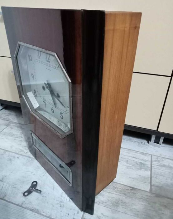 Ceas mecanic vechi Rusesc, Iantar, pendul si cheie(coplet )de colectie ...