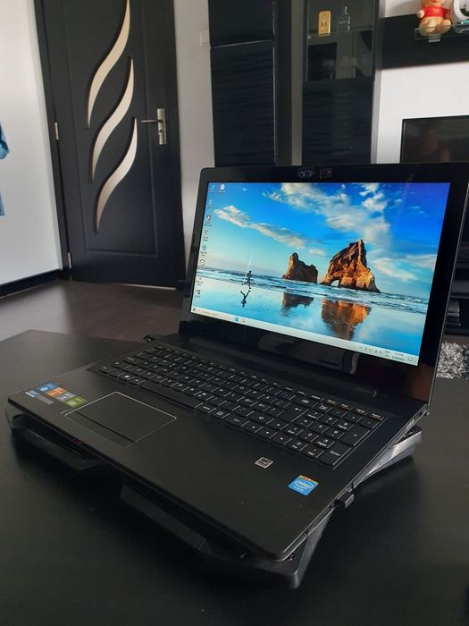 Lenovo Slim,Ecran 15",Cpu i5,Ram 8gb,Mem 1tera, 2 placi video,win 10 ...