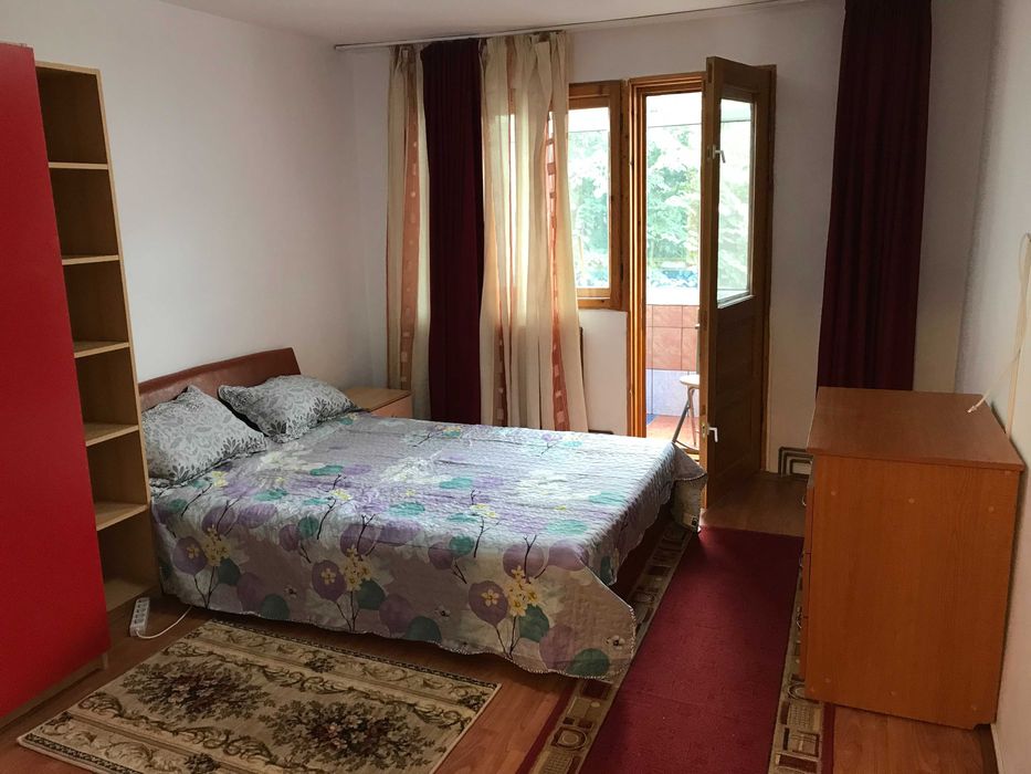 Apartament de inchiriat 3 camere central Targoviste • OLX.ro