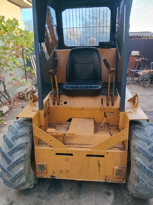 Bobcat CASE 1835B Strejnicu • OLX.ro