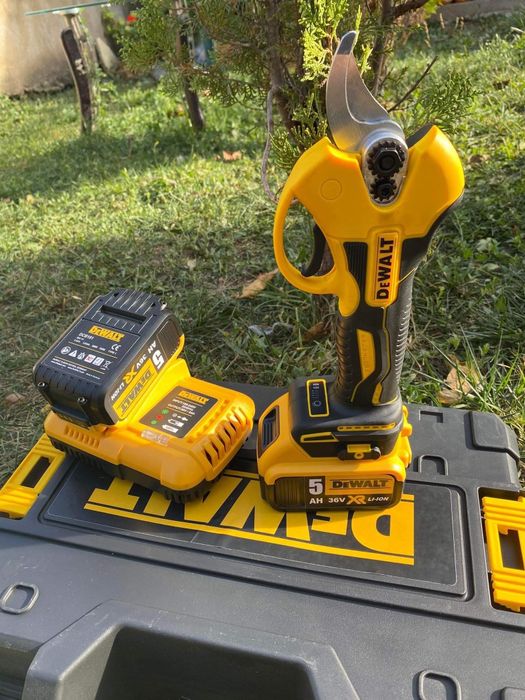 Лозарска ножица Dewalt 36V 5A гр. Варна Бриз • OLX.bg
